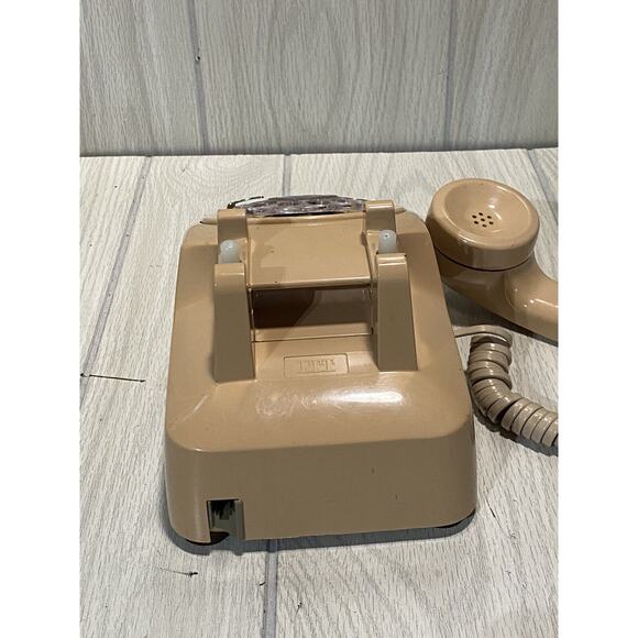ITT | Other | Vintage Itt Rotary Dial Telephone Phone Corded Pink Retro ...